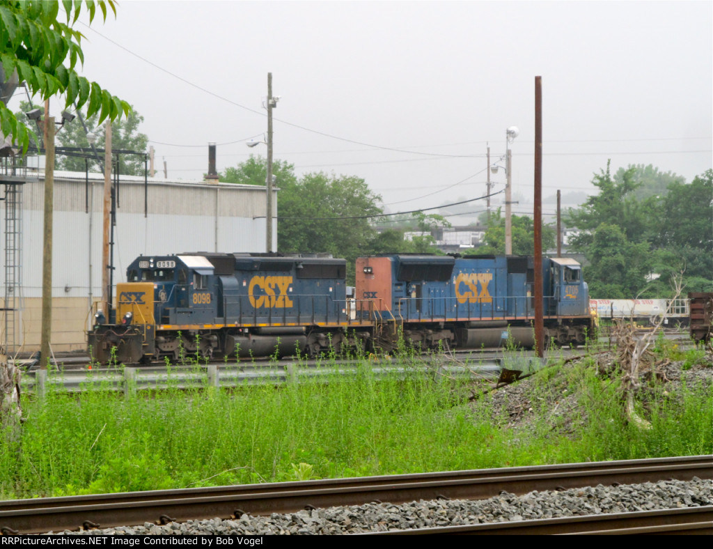 CSX 8098 and 4705